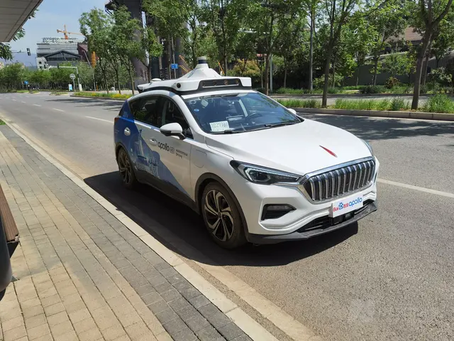 Experience Baidu Apollo driverless taxi on the spot: a single charge of ...