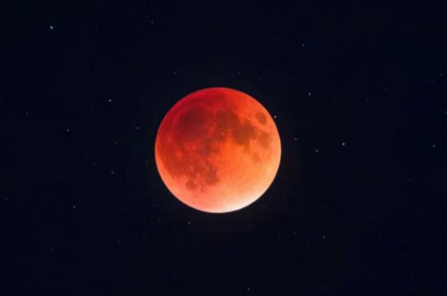 A super blood moon encounters a total lunar eclipse, what is the omen ...