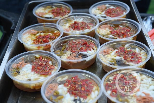 Pickled mustard, pickled peppers, stinky tofu... Do you want to try ...