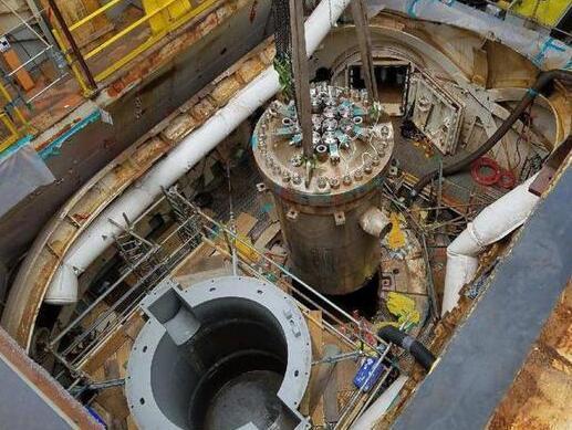 The "regression" of history, the astronauts launched rockets also ...