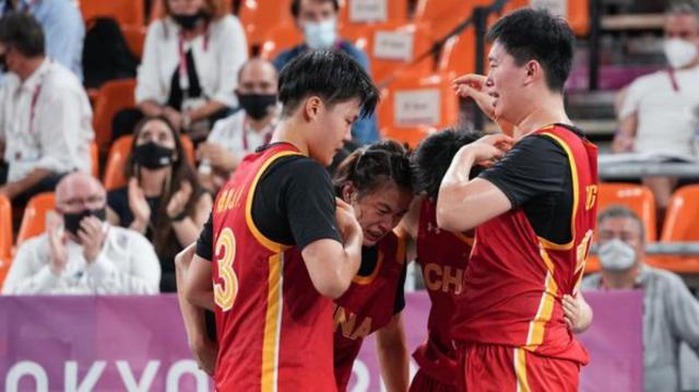 Yang Shuyu made her first appearance in women's basketball after ...
