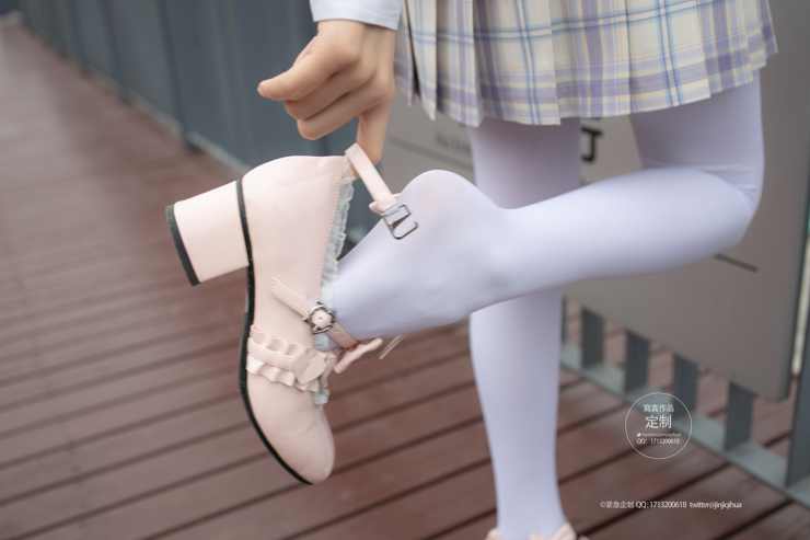 [紧急企划] – G-003 白丝袜凉鞋青春少女与广场青石板 [70P/858 MB]-次元法典